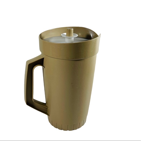 Tupperware | Dining | Tupperware Pitcher 802 Vintage Usa Made Push Lid ...